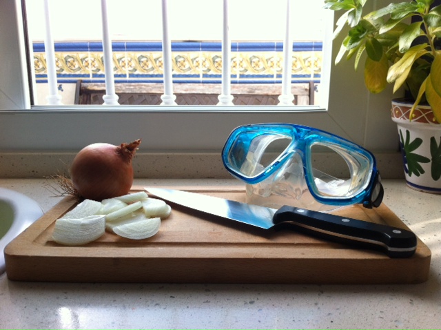 Trucos para pelar/cortar/picar cebollas sin llorar :-( (8/10) - Verema.com