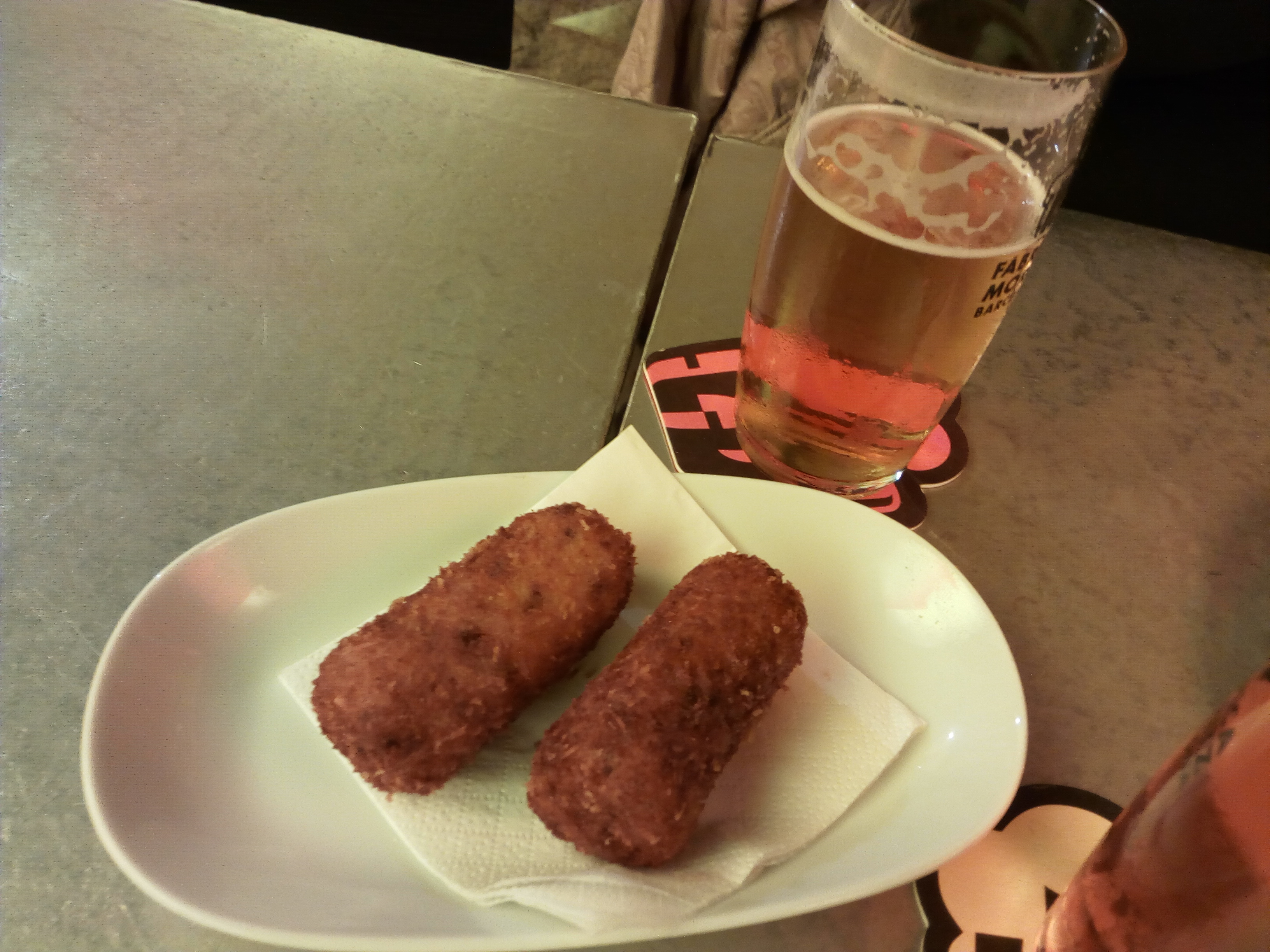 Restaurante Fabrica Moritz - Barcelona